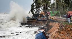 Cyclone Remal : समंदर से तबाही लेकर बढ़ रहा है चक्रवाती तूफान 'रेमल'!